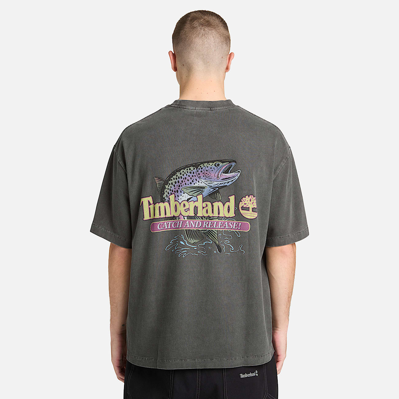 T-shirt Gráfica "Fly Fishing" Sem Género em preto