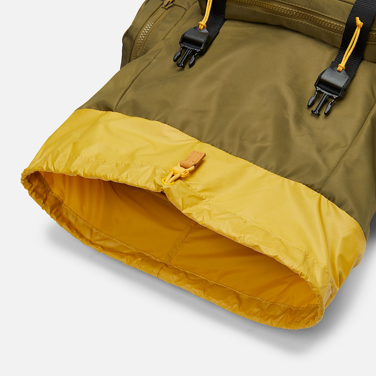 All Gender Rucksack aus Nylon in Grün