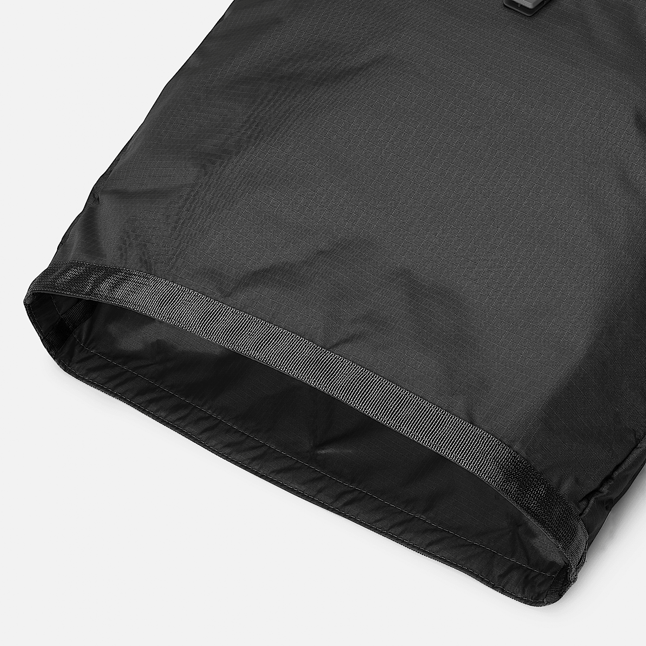 All Gender Performance Hiking Backpack 28LT in Black